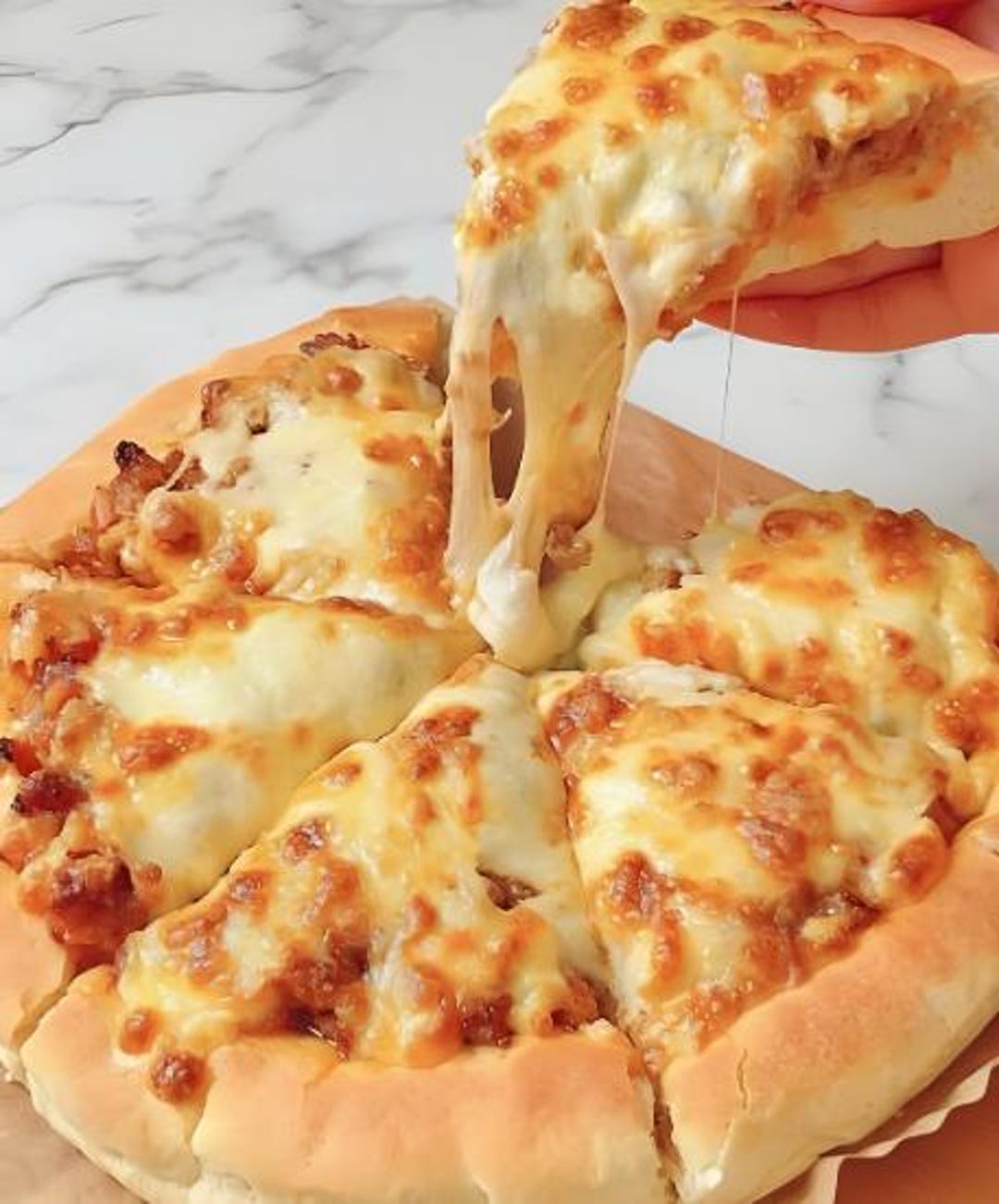 Pizza al formaggio definitiva: ricetta facile per tutta la famiglia ...