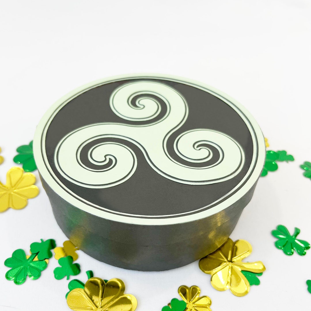 Printable Celtic Triske Treat Box, St Patrick's Day Decor (PDF, SVG) - Etsy