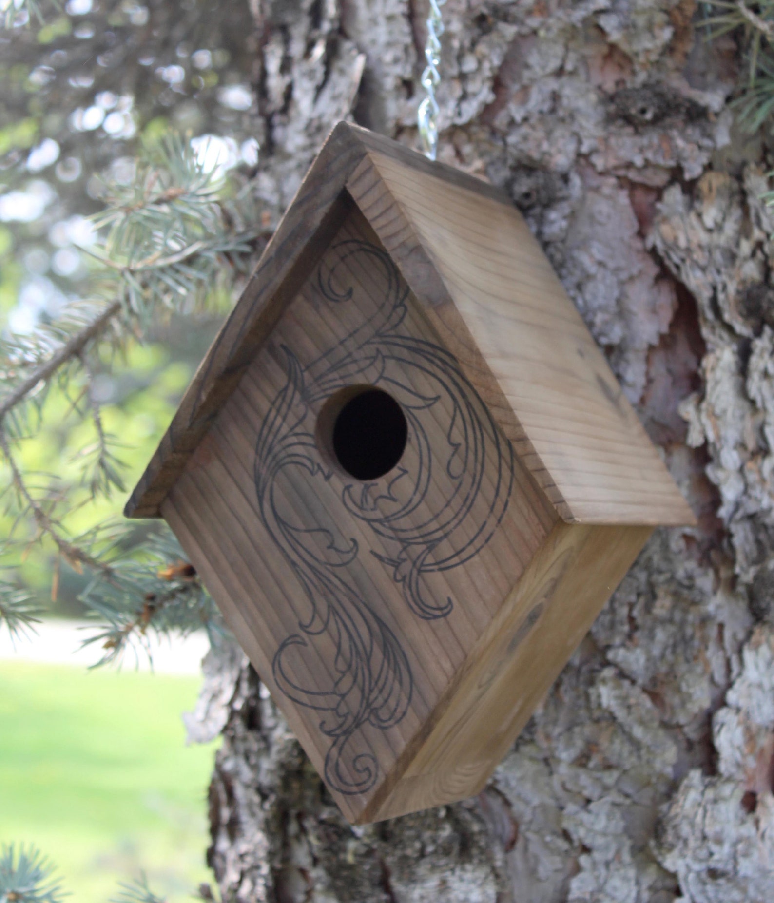Classic Cedar Bird House. Rustic Bird House. Removable Roof | Etsy