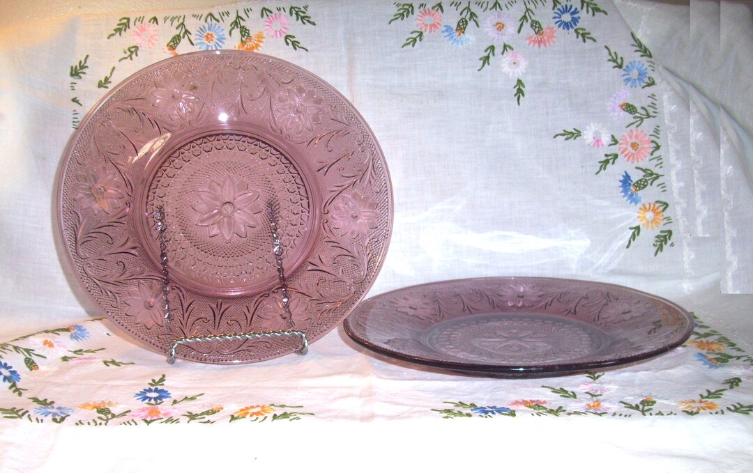 2 Tiara Amethyst Sandwich Glass Dinner Plates Indiana Glass Plum Purple ...