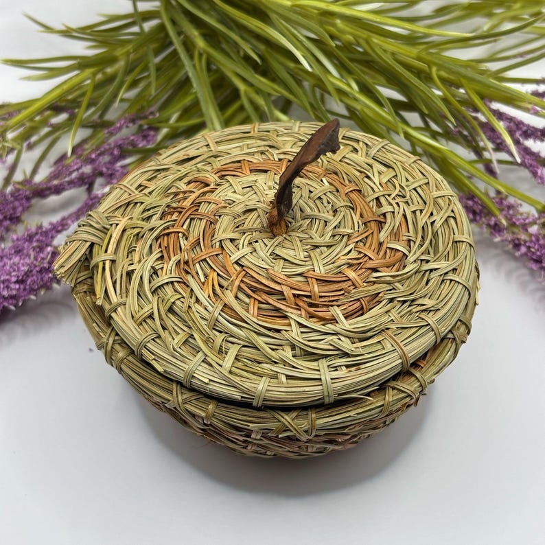 Handmade Pine Needle Box With Lid and Twig Handle | Natural Brown and Green Woven Basket ...
