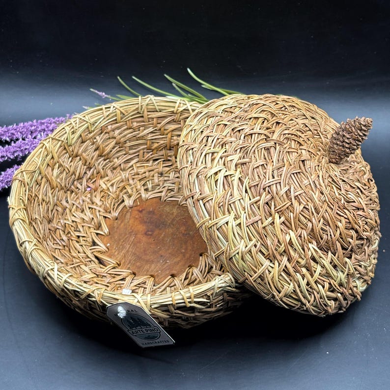 Handwoven Pine Needle Box With Lid and Mini Pinecone Top | Rustic Eco ...
