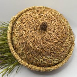 Handmade Pine Needle Box With Lid and Mini Pinecone Top | Rustic ...