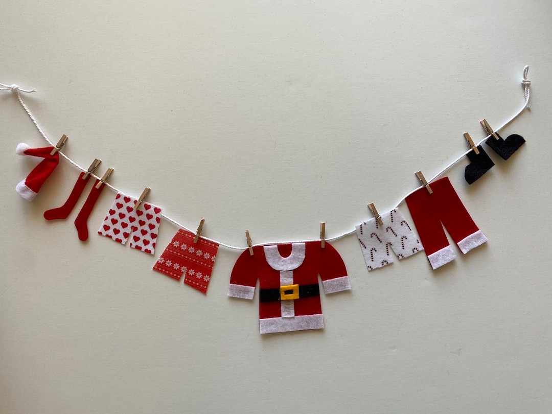 Santa's Laundry Clothesline Christmas Decoration Featuring Santa's ...