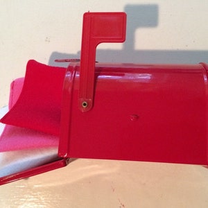 Pretend Play Mailbox Set With 3 Felt Valentine's Day Envelopes, Pencil ...