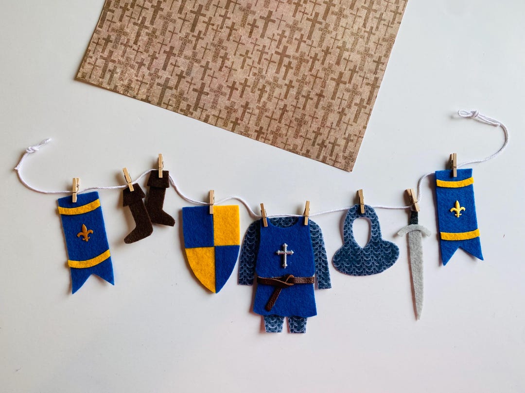 Medieval Knight’s Chainmail Armor Clothesline Banner, Miniature Felt ...