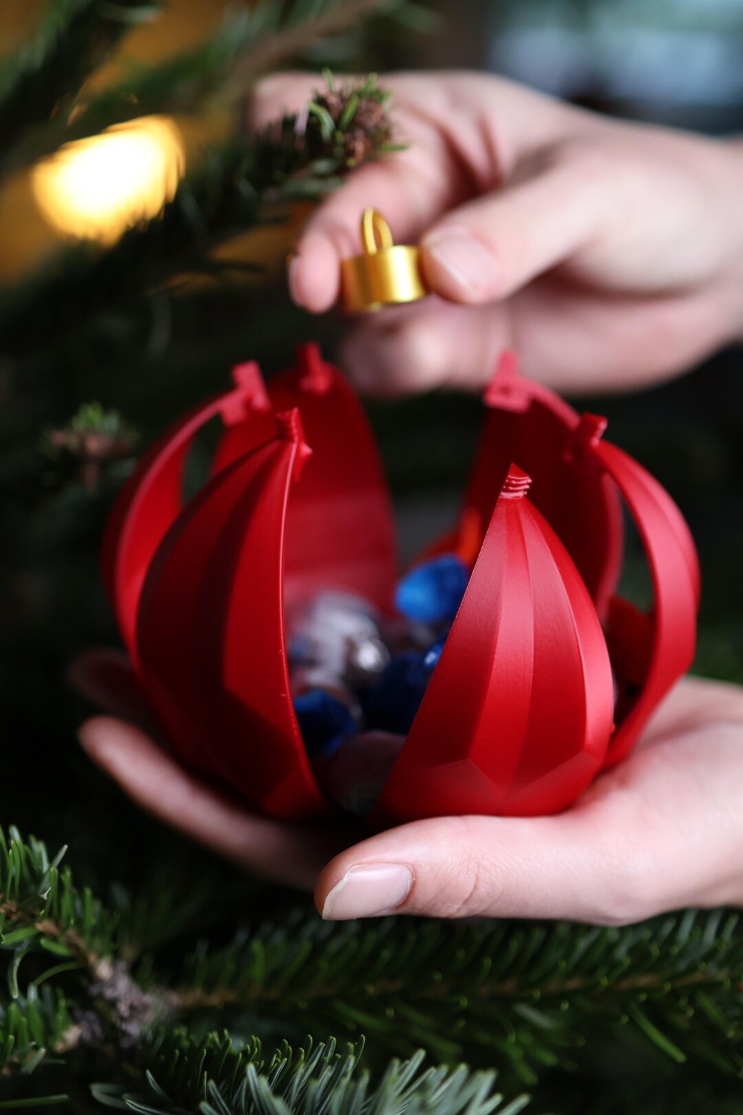 Christmas Ornament Storage – Red and White 3d-printed, Screw-on ...
