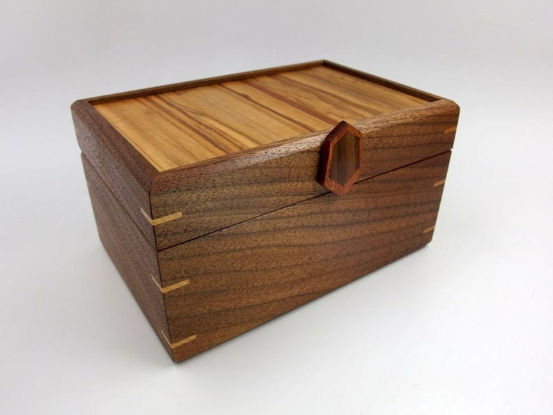 Fine Quality Handcrafted Box. High-end Keepsake Memory Box. 7.5 X 5.5 X ...