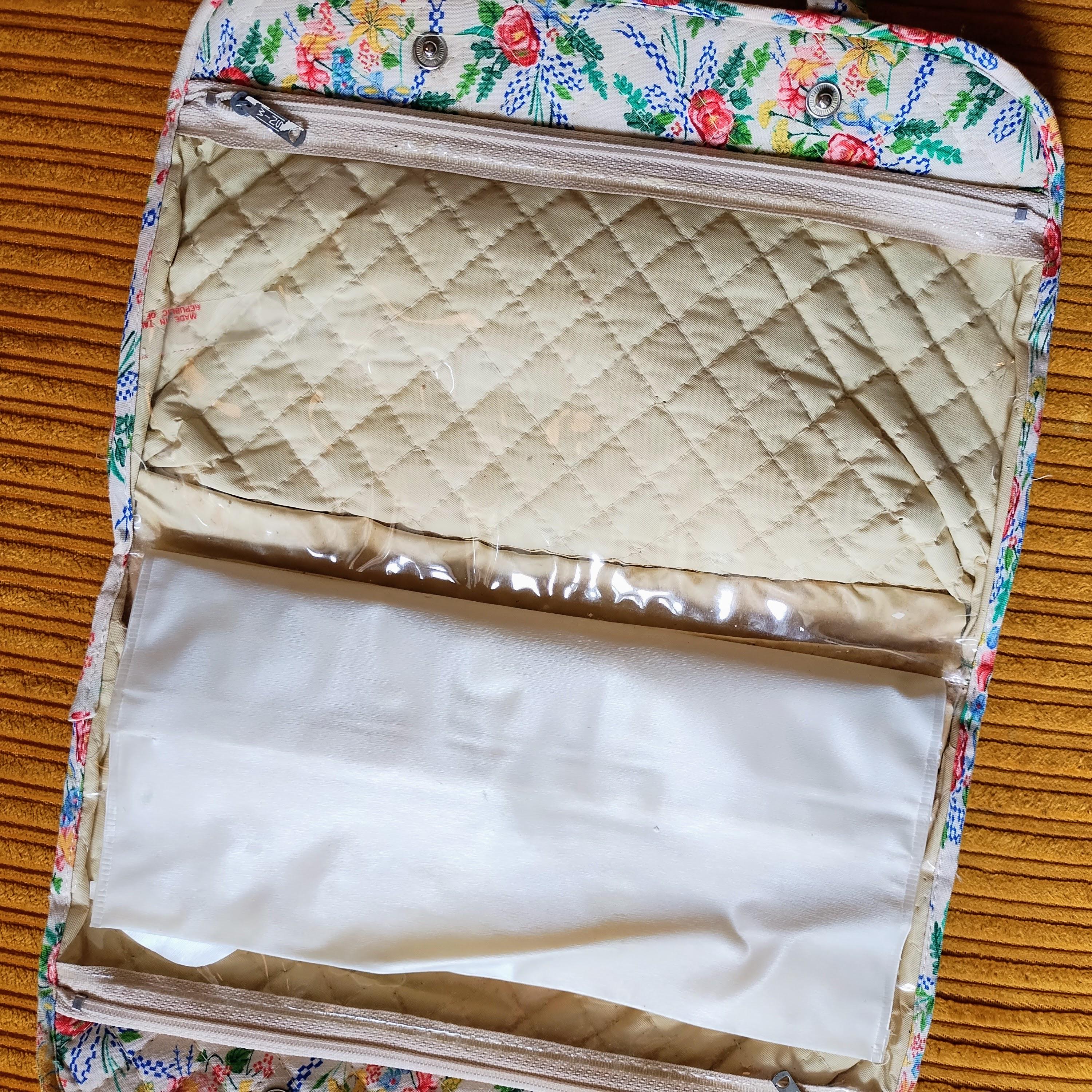 Vintage 60s/70s Floral Quilted Cosmetic Jewelry Toiletry Bag - Etsy