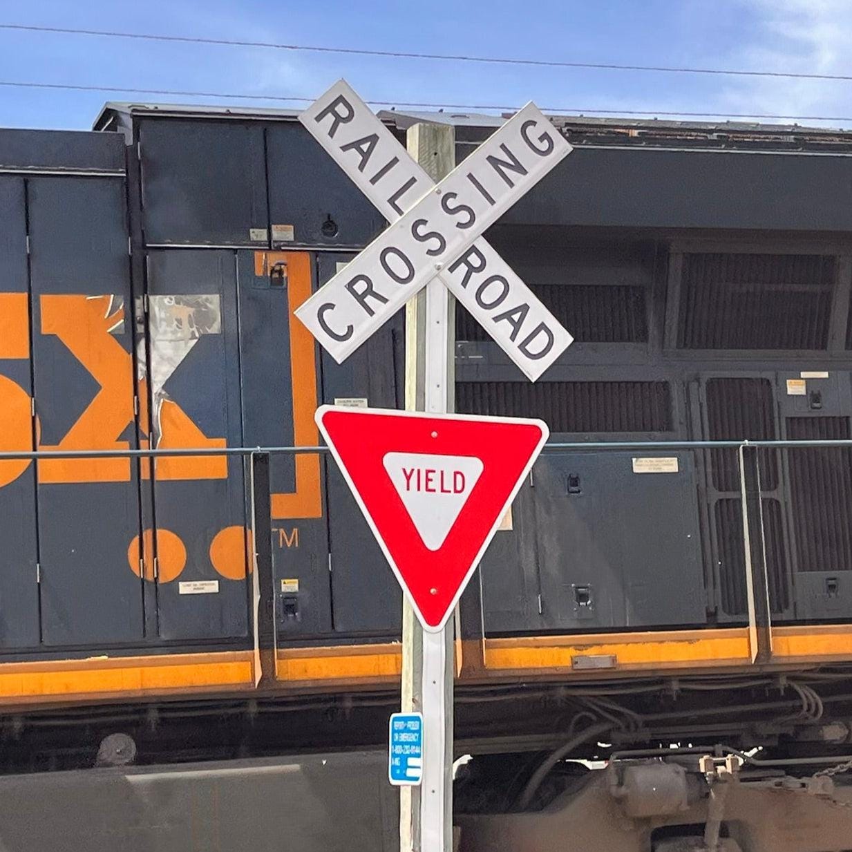 HO Scale - Modern Crossbucks With Modern Yield Sign - 2 Pack - Etsy