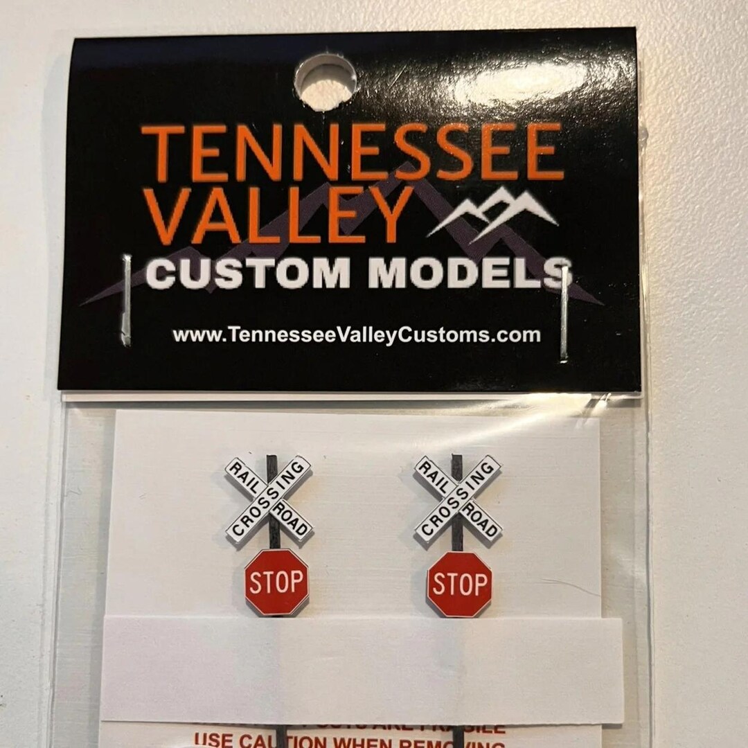 N Scale - Modern Crossbucks With Modern Stop Sign - Etsy