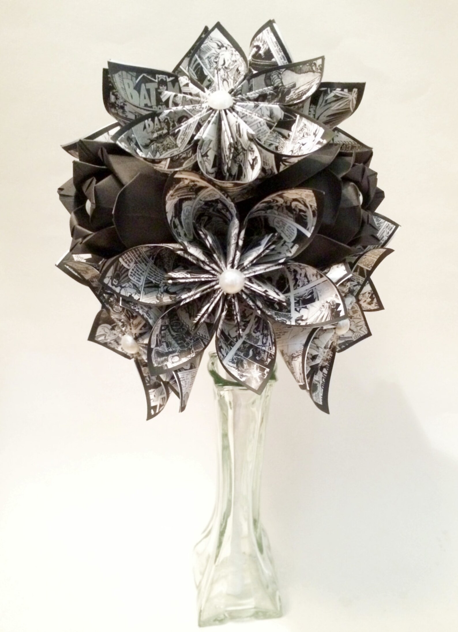 Comic Books & Roses Dozen- Paper Flower Bouquet, Perfect for Her, Geek ...