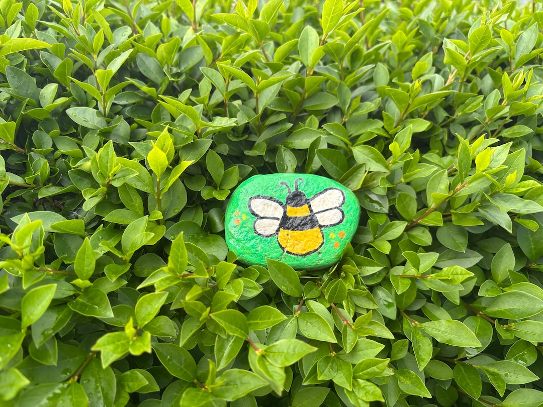 Hand-painted Bumble Bee Pebble – Cute Bee Rock Art, Garden Decor, Bee ...