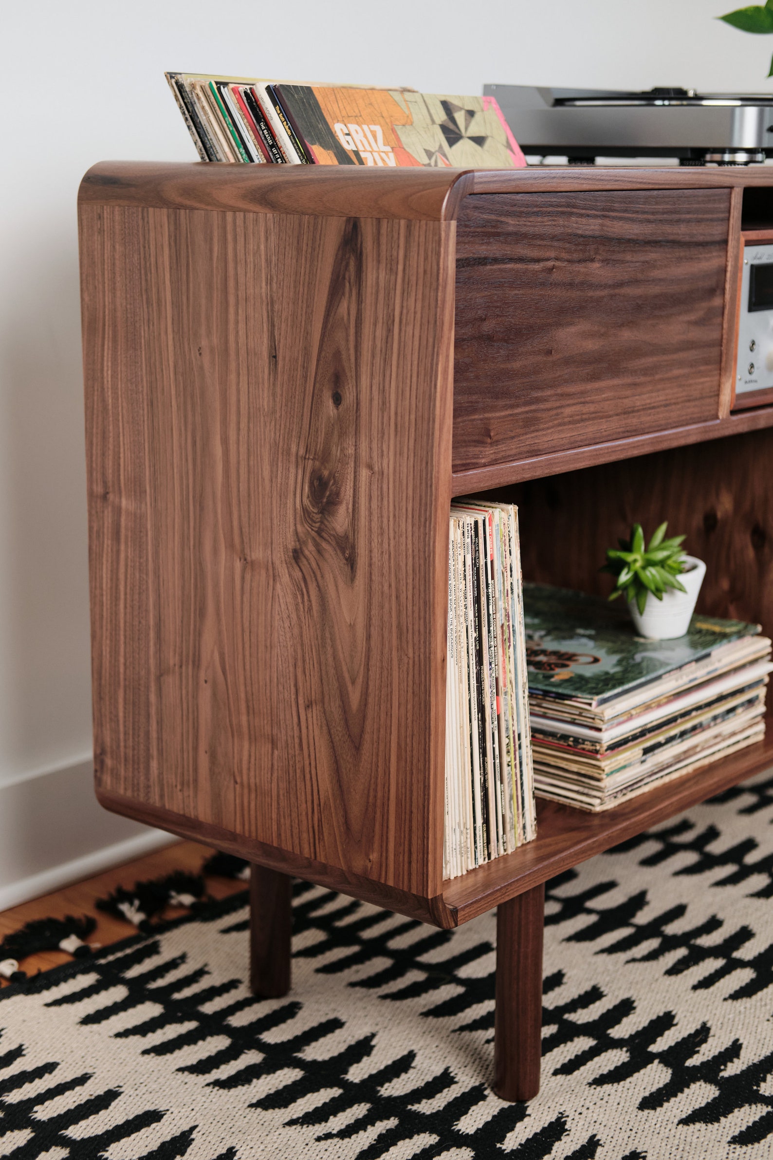 Flynn Vinyl Console - Etsy