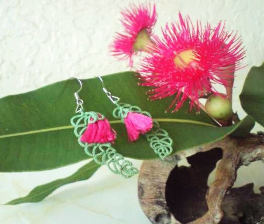 Tatted Leaf and Flower Earrings, Green and Hot Pink "rosy Ironbark" - Etsy
