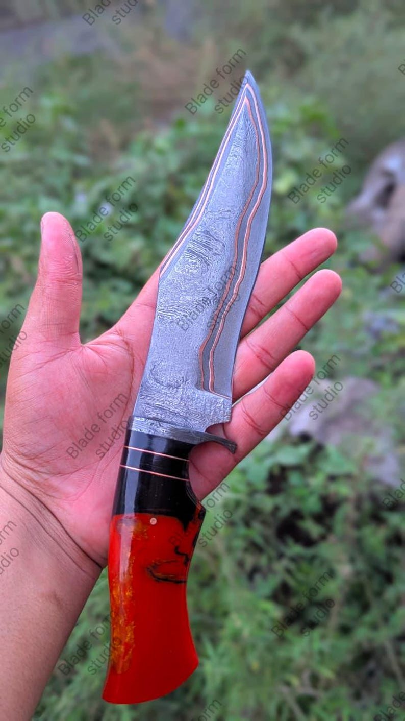 Handmade Damascus Hunting Knife | San Mai Cumai Blade, Red Resin Handle ...