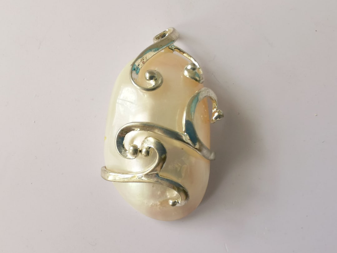 Large White Shell Oval Wired Pendant - Etsy