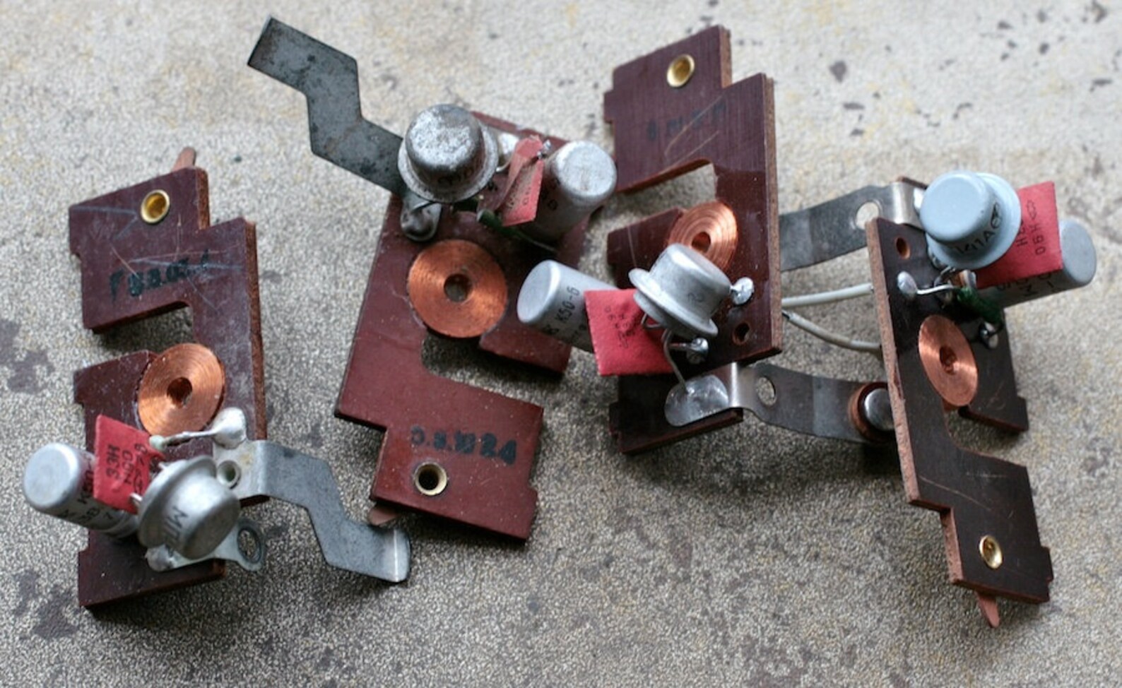 Large Vintage Clock Parts -- Set of 4 -- D12 - Etsy