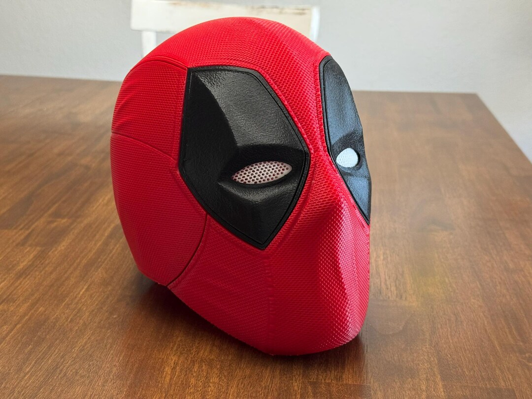 Deadpool 3 Helmet - 1:1 (life Size) Replica From Deadpool and Wolverine ...