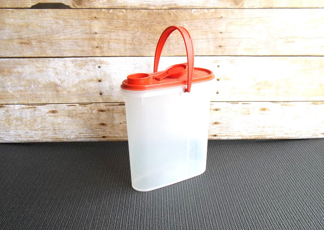 Vintage Oval Tupperware Pitcher With Handle 2 Quart Beverage Container ...