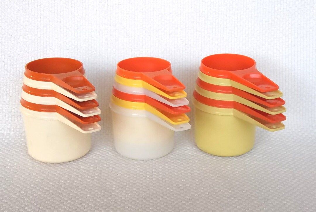 Vintage Tupperware Measuring Cups in Mixed 1970s MOD Colors Tangerine ...