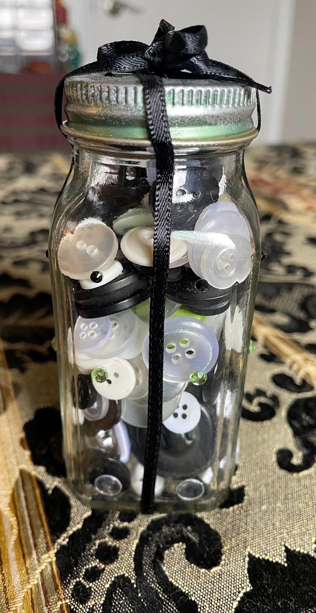 Buttons in a Jar-o Mixed Button Lot Black, White, Clear and Green 3 Oz ...