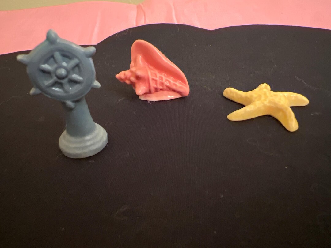 Nautical Wade Red Rose Tea Figurines Ship’s Wheel Starfish Conch Shell ...