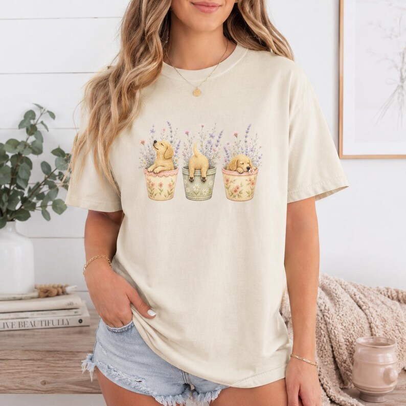 Golden Retriever Shirt Floral Dog Mom Gift Cute Puppy Garden Tee Dog ...