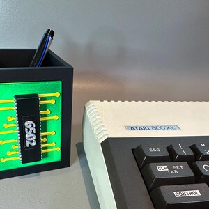 The Original Retro Computing Pen and Pencil Holder Featuring a 6502 CPU ...