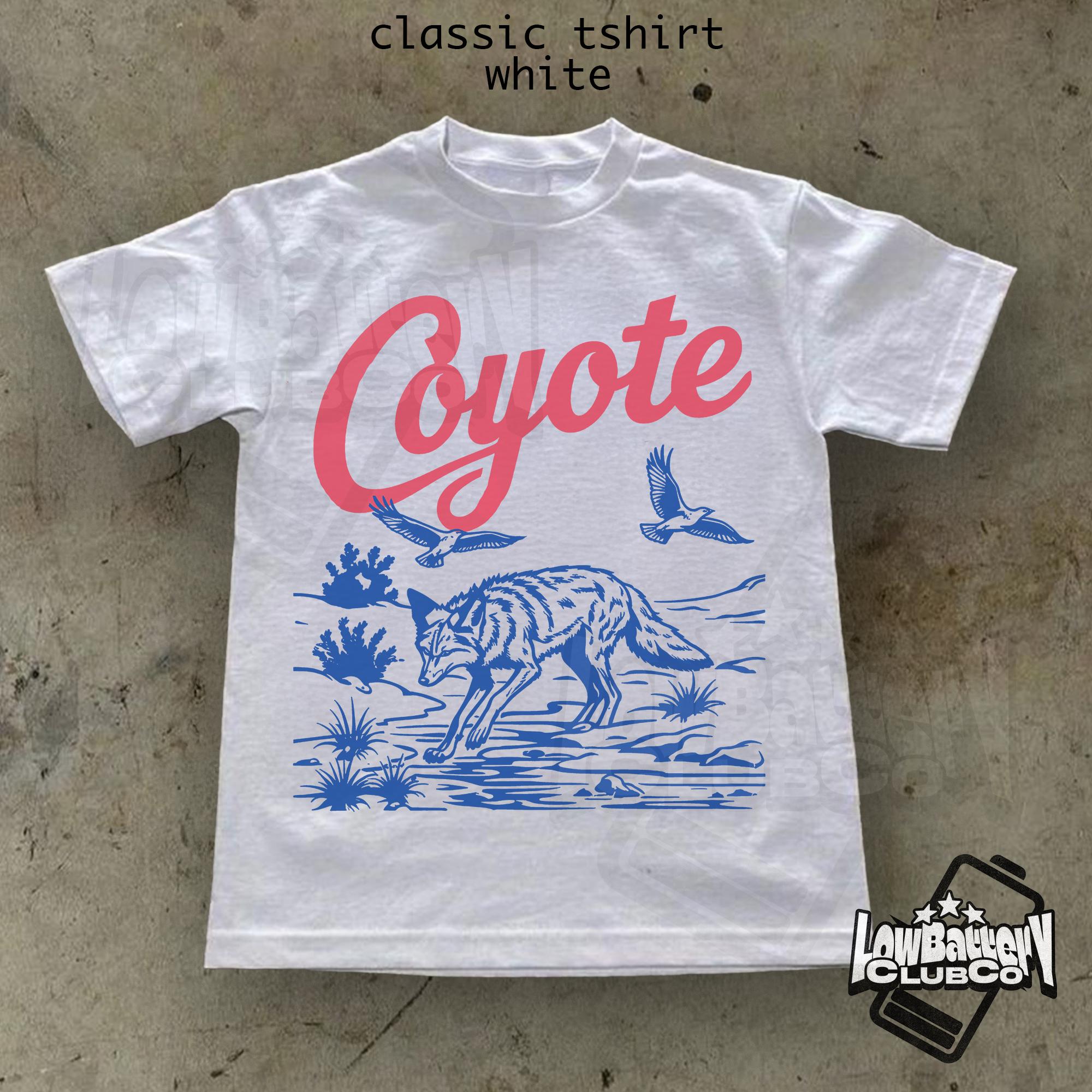 Retro Coyote T-shirt, Vintage Desert Wildlife Graphic Tee, Retro ...