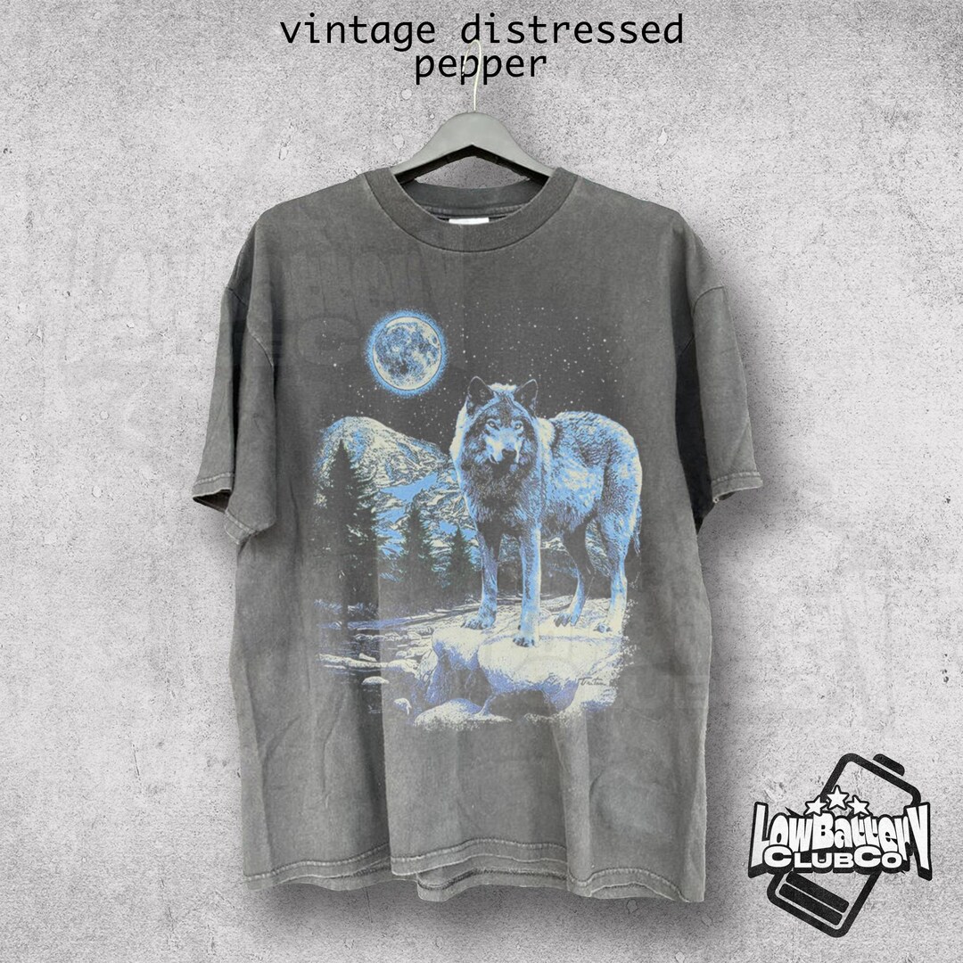 Vintage Wolf Shirt, 90s Grunge Animal Graphic Tee, Retro Howling Wolf T ...