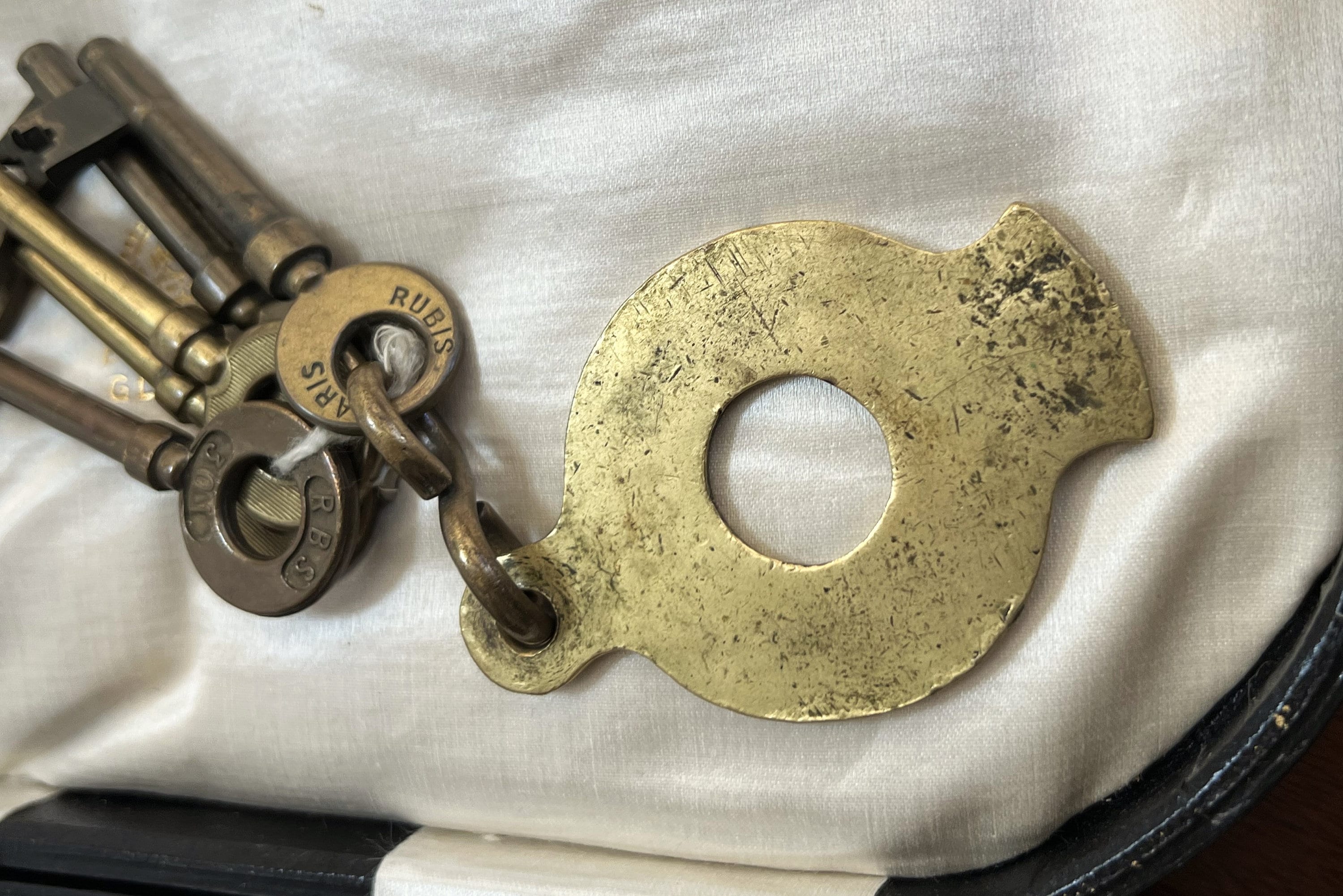 FRENCH GRAND HOTEL Fob & Key Skeleton Keys Circa 19OO Toulouse France ...