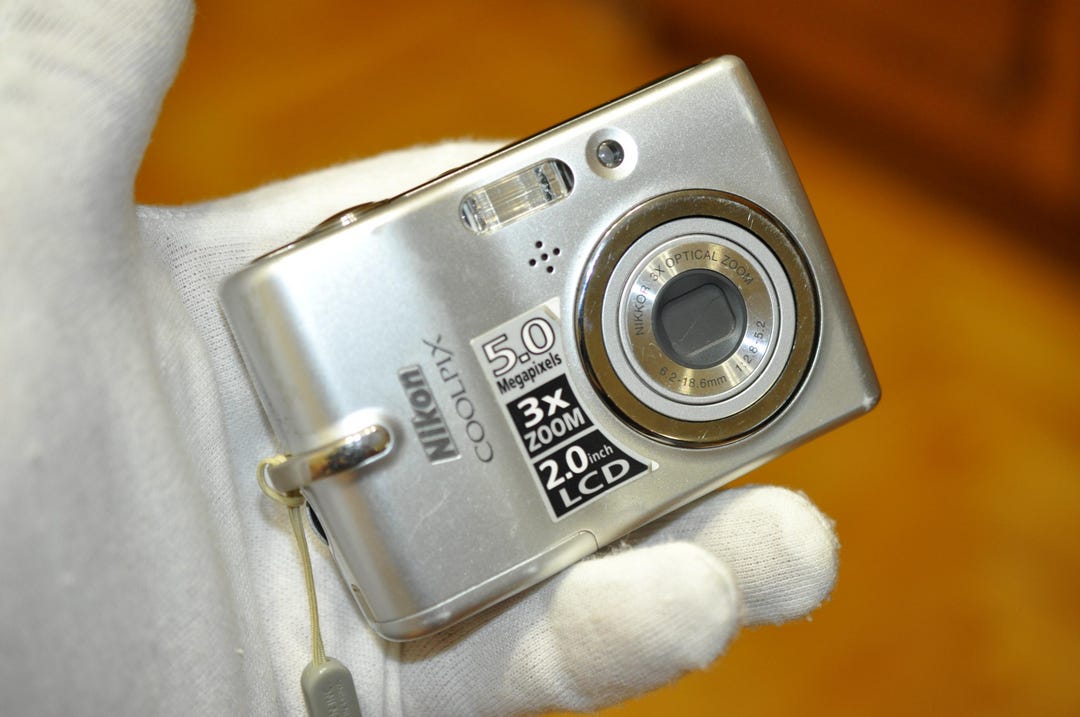Digicam Nikon Coolpix L10 5.0mp X3 Zoom Silver Digital Camera - Etsy