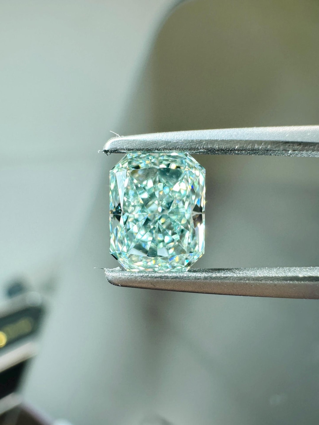 IGI Certificated Radiant Cut Green Lab Grown Diamond, Eco-friendly ...