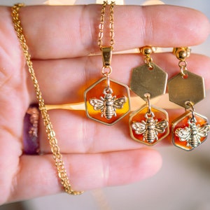 Honeycomb and Bee Jewelry Set,insect Jewelry, Hexagon Jewelry, Bee ...