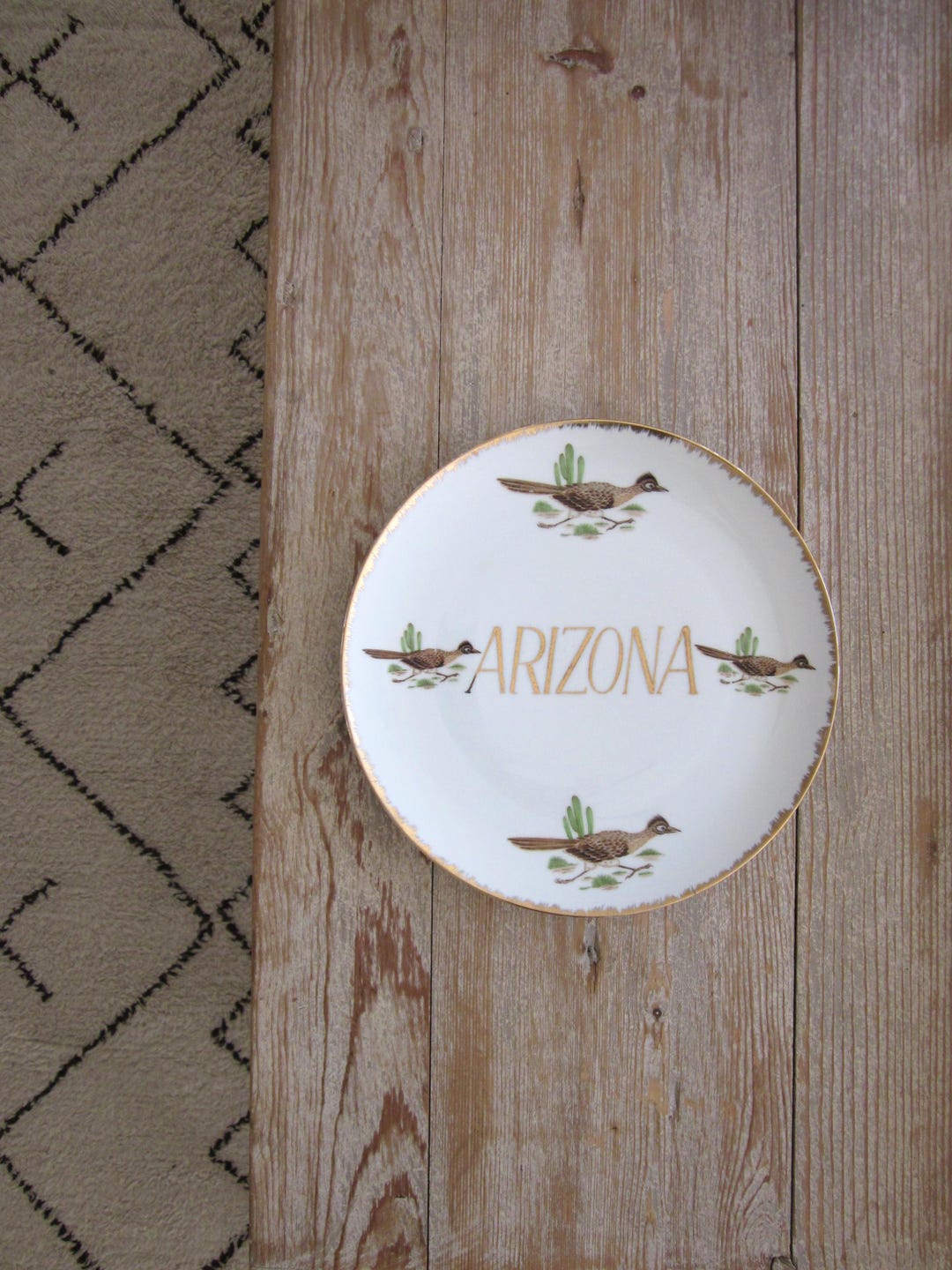Vintage Arizona Souvenir Plate Road Runner Seguro Cactus Gold Leaf