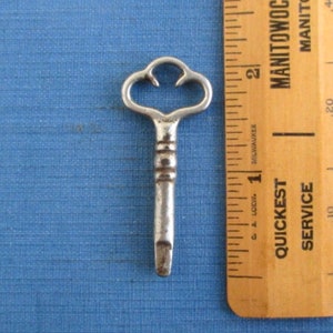 Antique Sewing Machine Key Triangle Head / Point / Tip Vintage, Dark ...