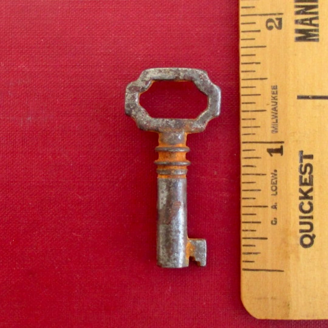 Antique Skeleton Key - Vintage, Hollow Barrel W/ Unique Top, 1 1/2" Long (dark & Rusty) - Etsy