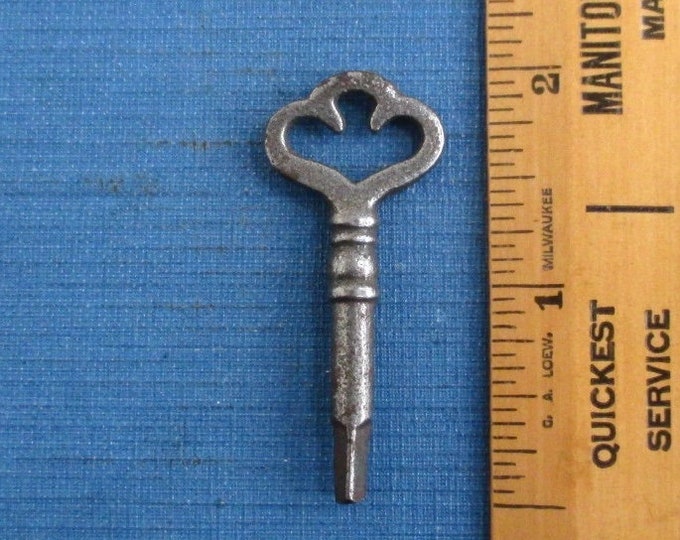 Antique Sewing Machine Key Triangle Head / Point / Tip Vintage, Dark ...
