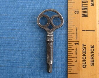 Antique Sewing Machine Key Triangle Head / Point / Tip Vintage, Dark ...