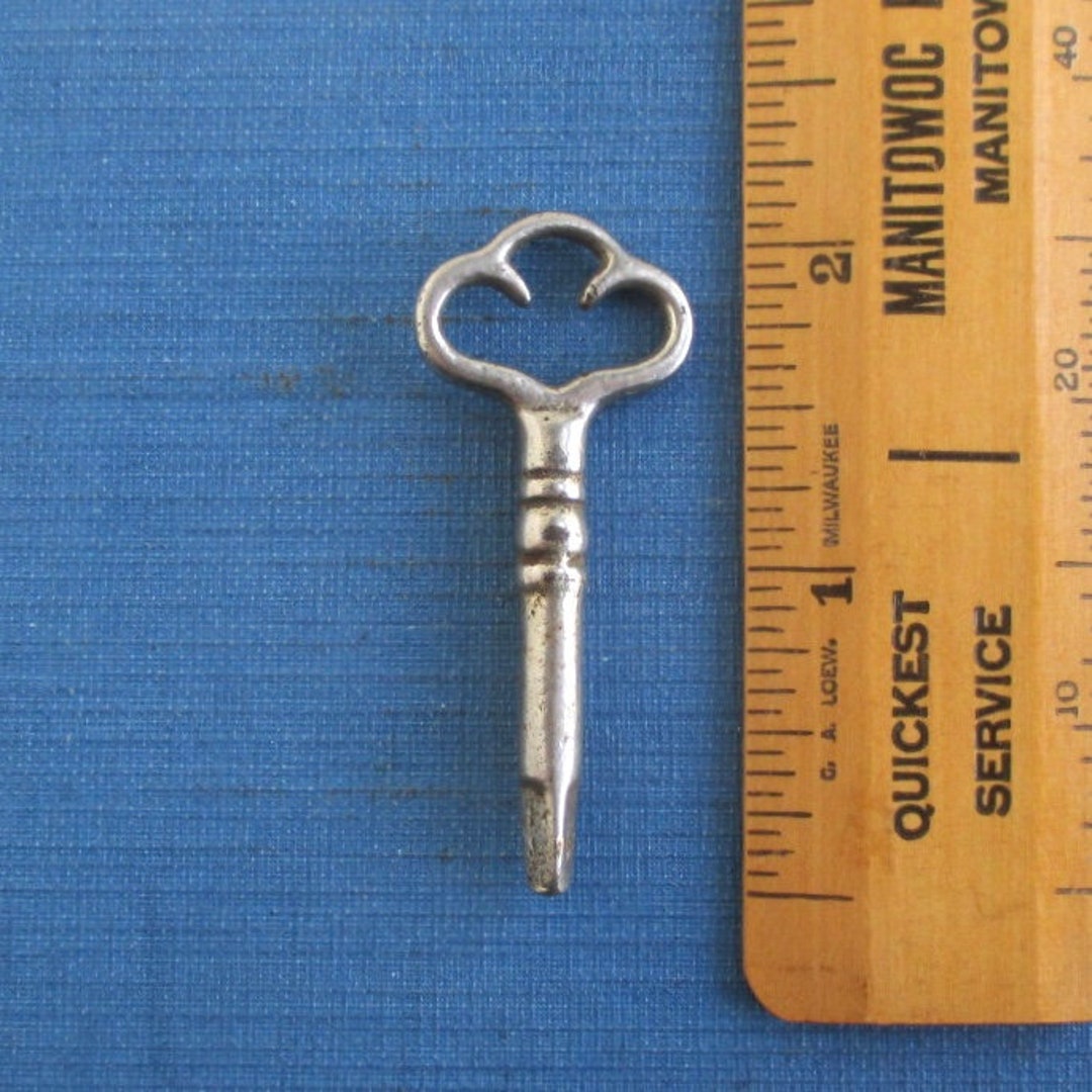 Antique Sewing Machine Key Triangle Head / Point / Tip Vintage, Dark ...