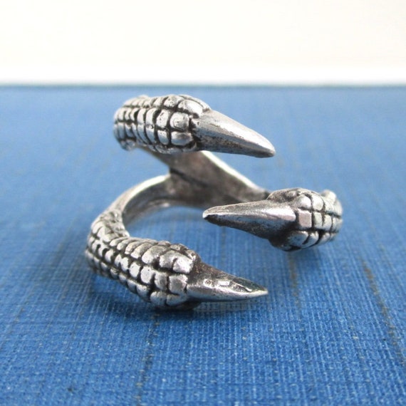 claw or talon ring - Gem