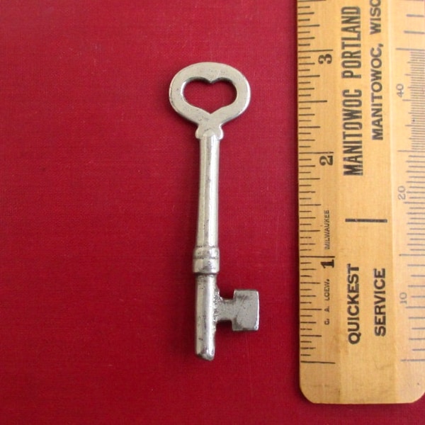 Skeleton Key Heart - Etsy