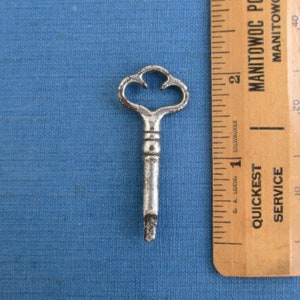 Antique Sewing Machine Key Triangle Head / Point / Tip | Etsy