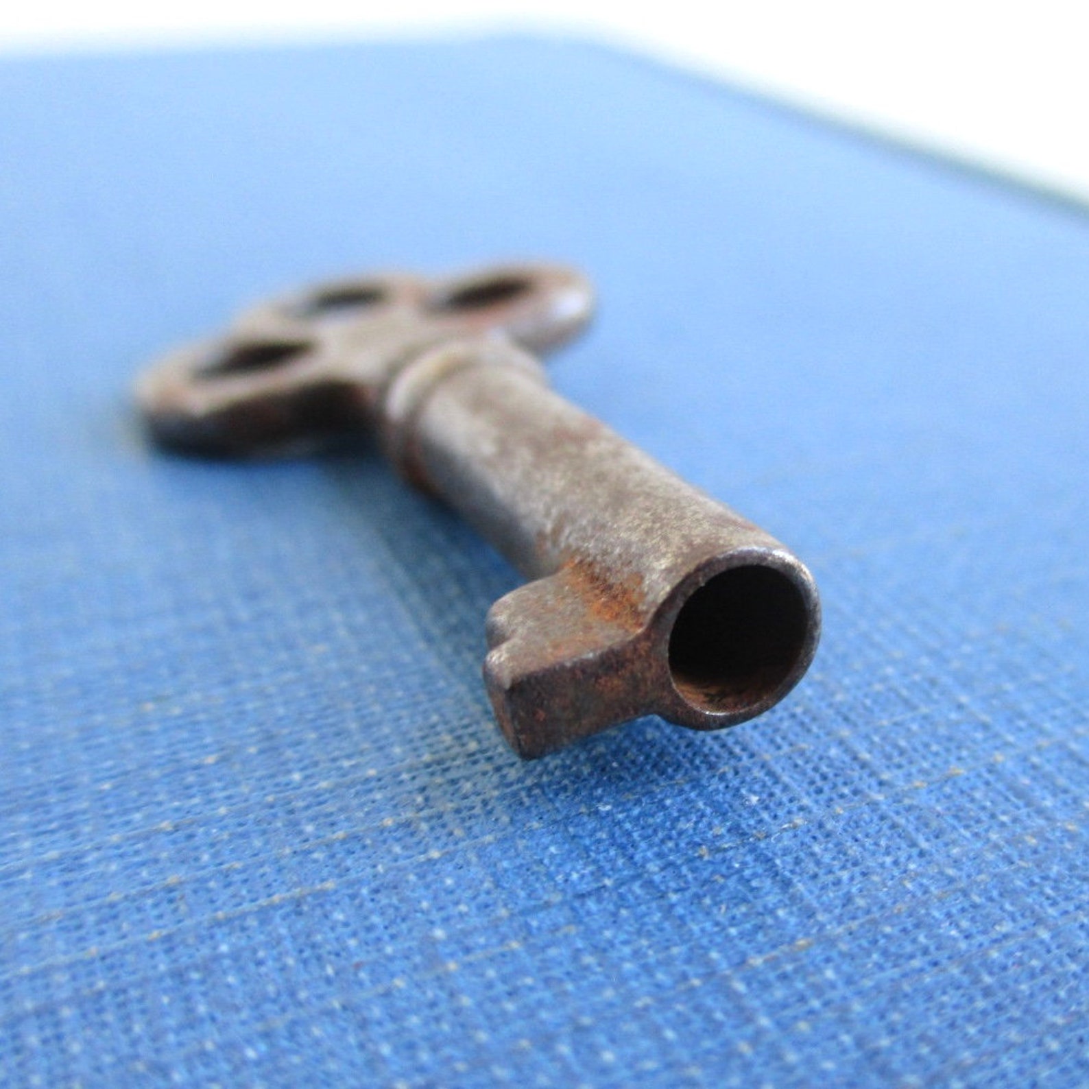 Antique Skeleton Key W/ Unusual Bow Design & Hollow Barrel - Etsy