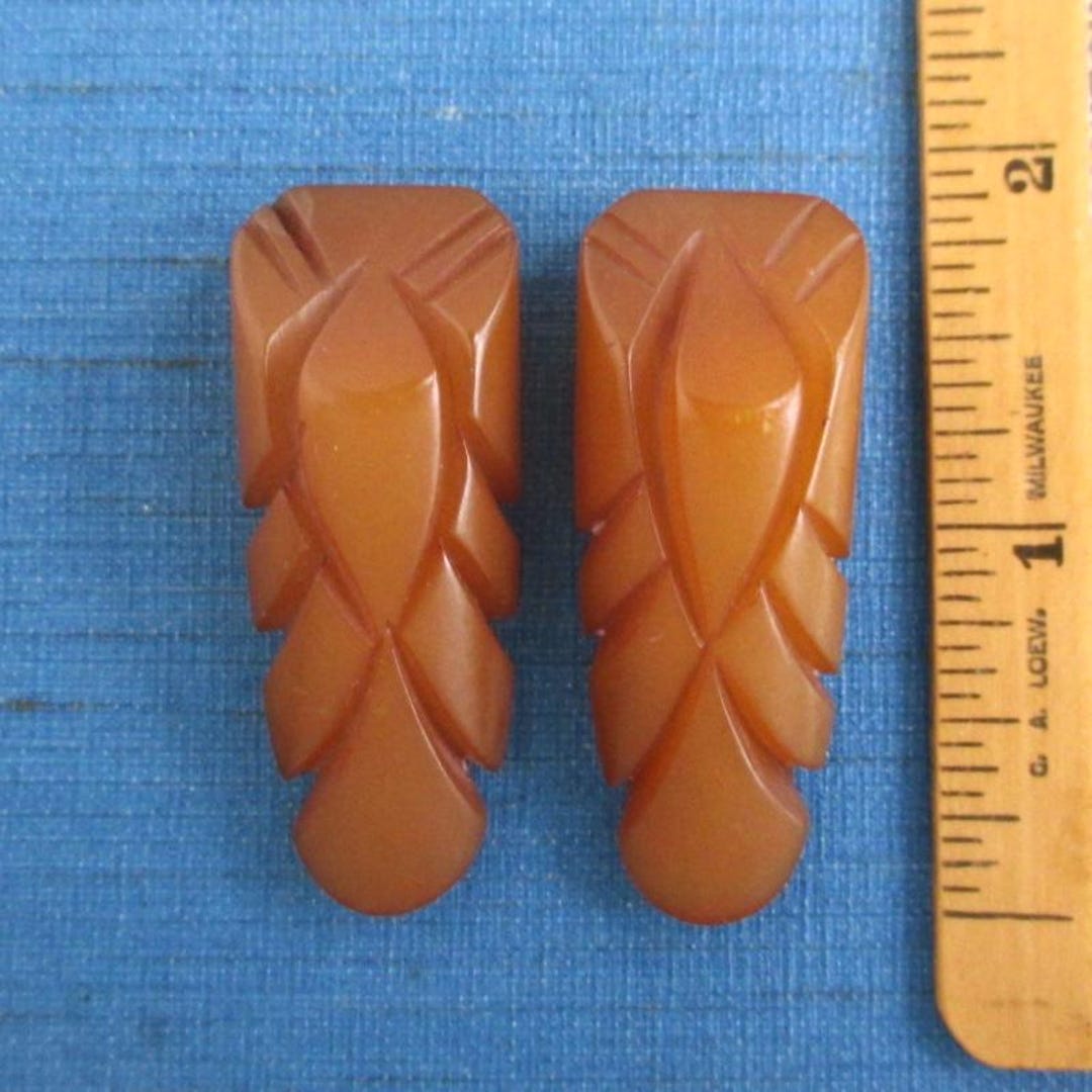 2 Bakelite Dress Clips - Vintage Hand Carved Matching Pair ...