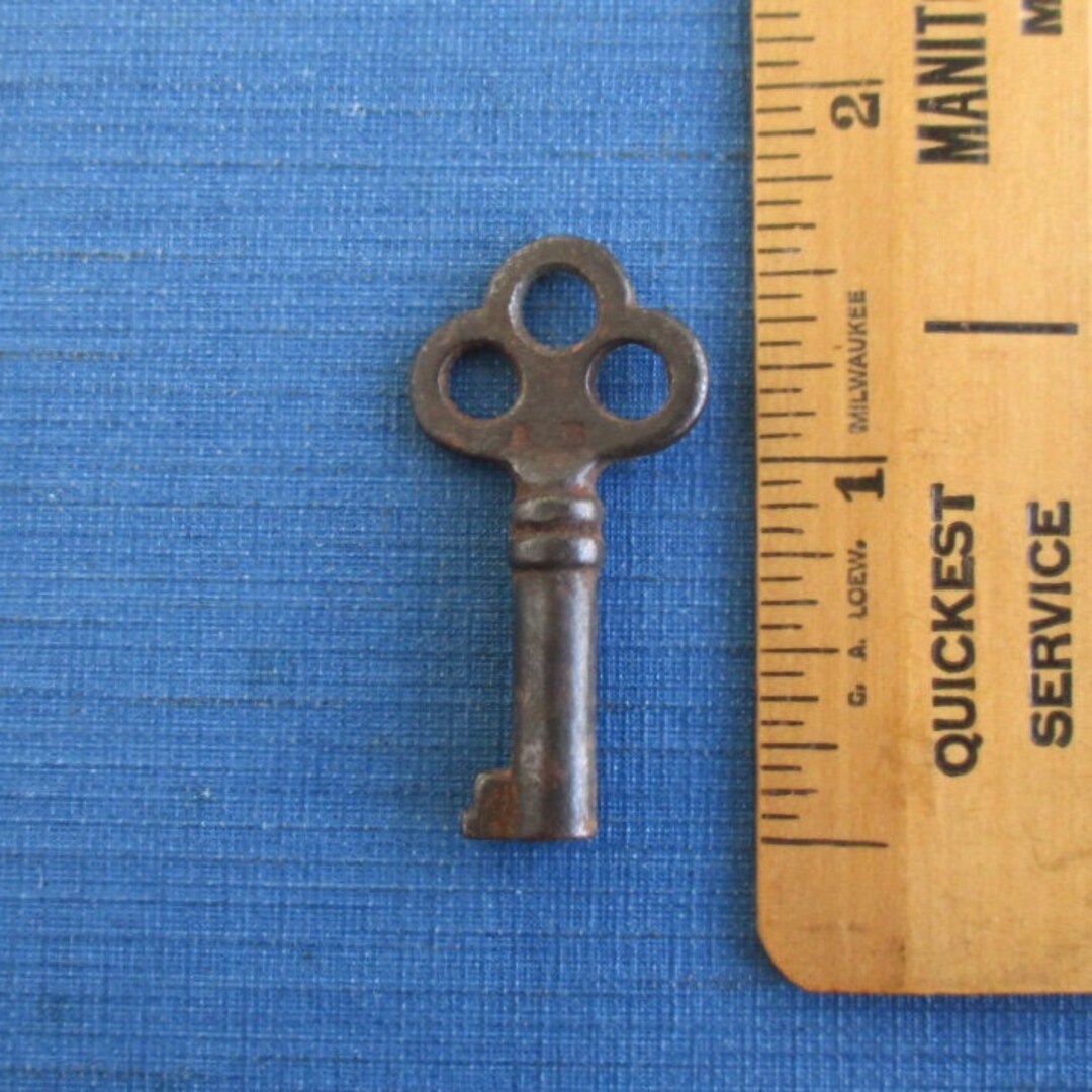 Antique Skeleton Key W/ Unusual Bow Design & Hollow Barrel - Etsy
