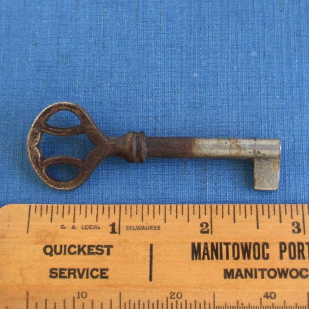 Antique Skeleton Key W/ Attractive Top Bow & Uncut Bit - Dark Silver ...