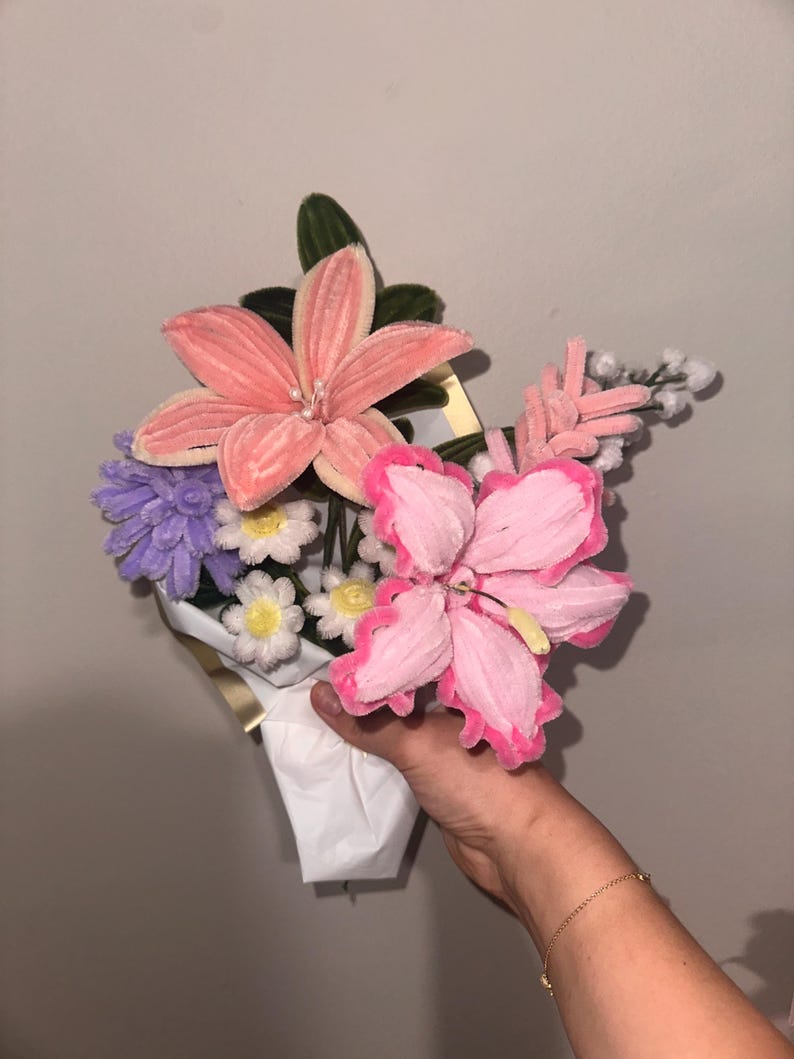 Homemade Pipe Cleaner Flower Bouquet | Lily, Tulip, Hibiscus ...