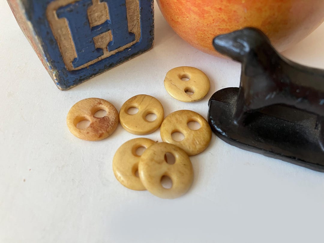 6 Antique Hand Carved Bone Buttons 15 Mm - Etsy